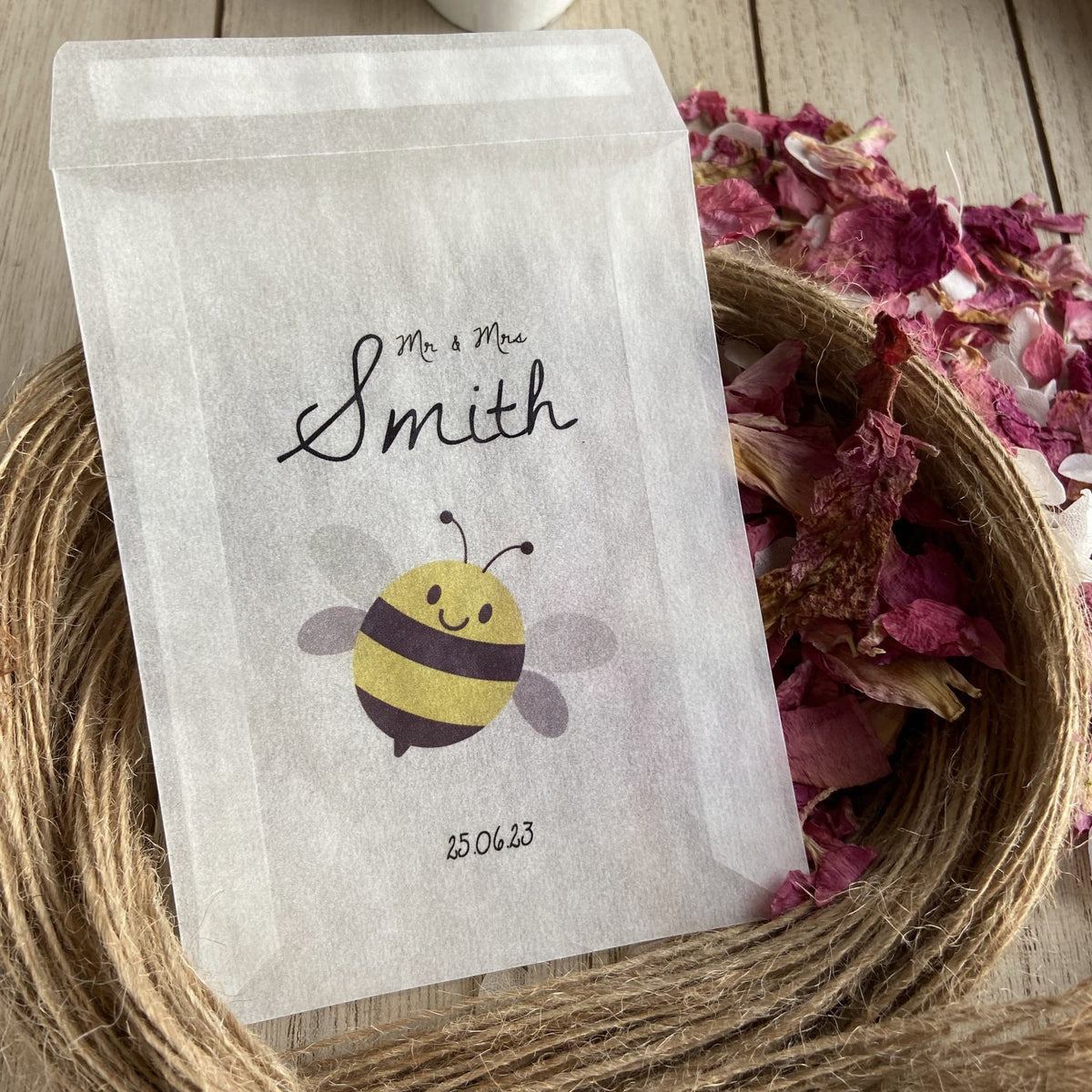Personalised Confetti Packets - Buzzy Bee Design 1 | Confetti Bee