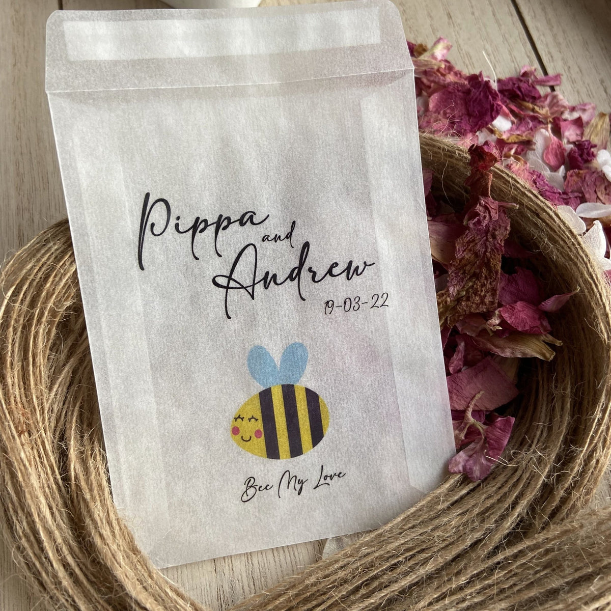 Personalised Confetti Packets - Buzzy Bee Design 3 | Confetti Bee