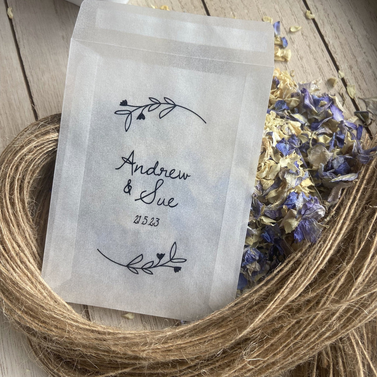 Personalised Confetti Packets - Floral Design 1 | Confetti Bee