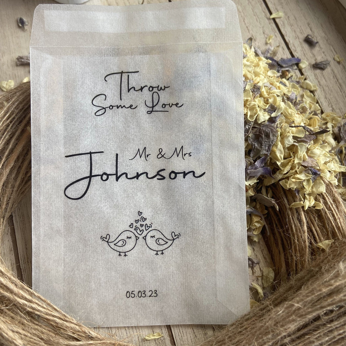 Personalised Confetti Packets - Love Birds Design 2 | Confetti Bee