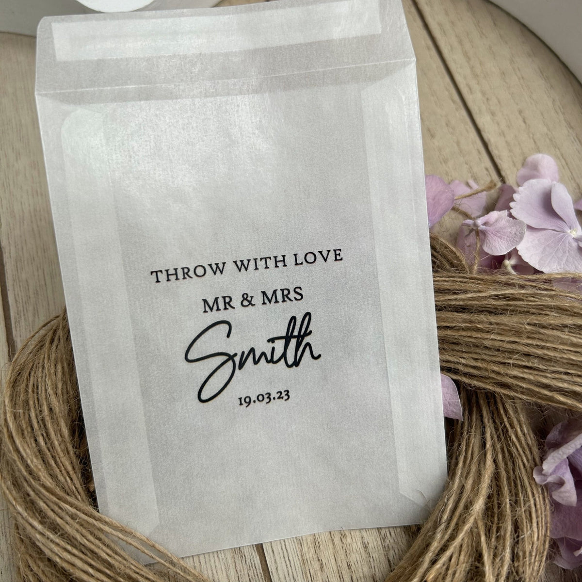 Personalised Confetti Packets - Mr & Mrs Design 6 | Confetti Bee