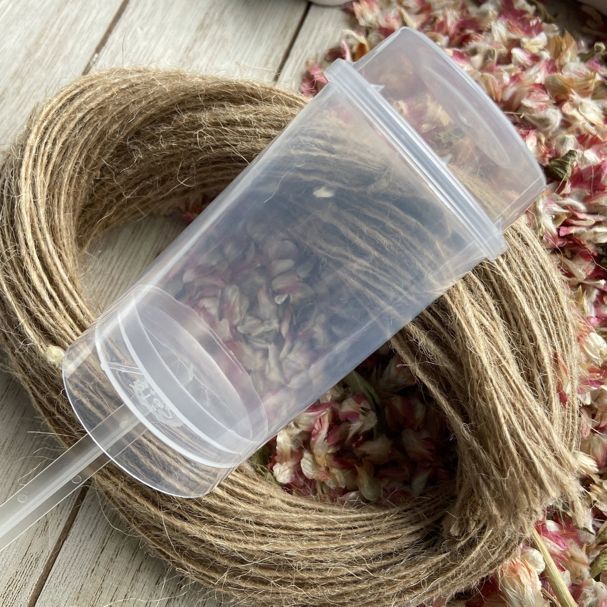 Confetti Poppers | Wedding Confetti Poppers | Confettibee.co.uk ...