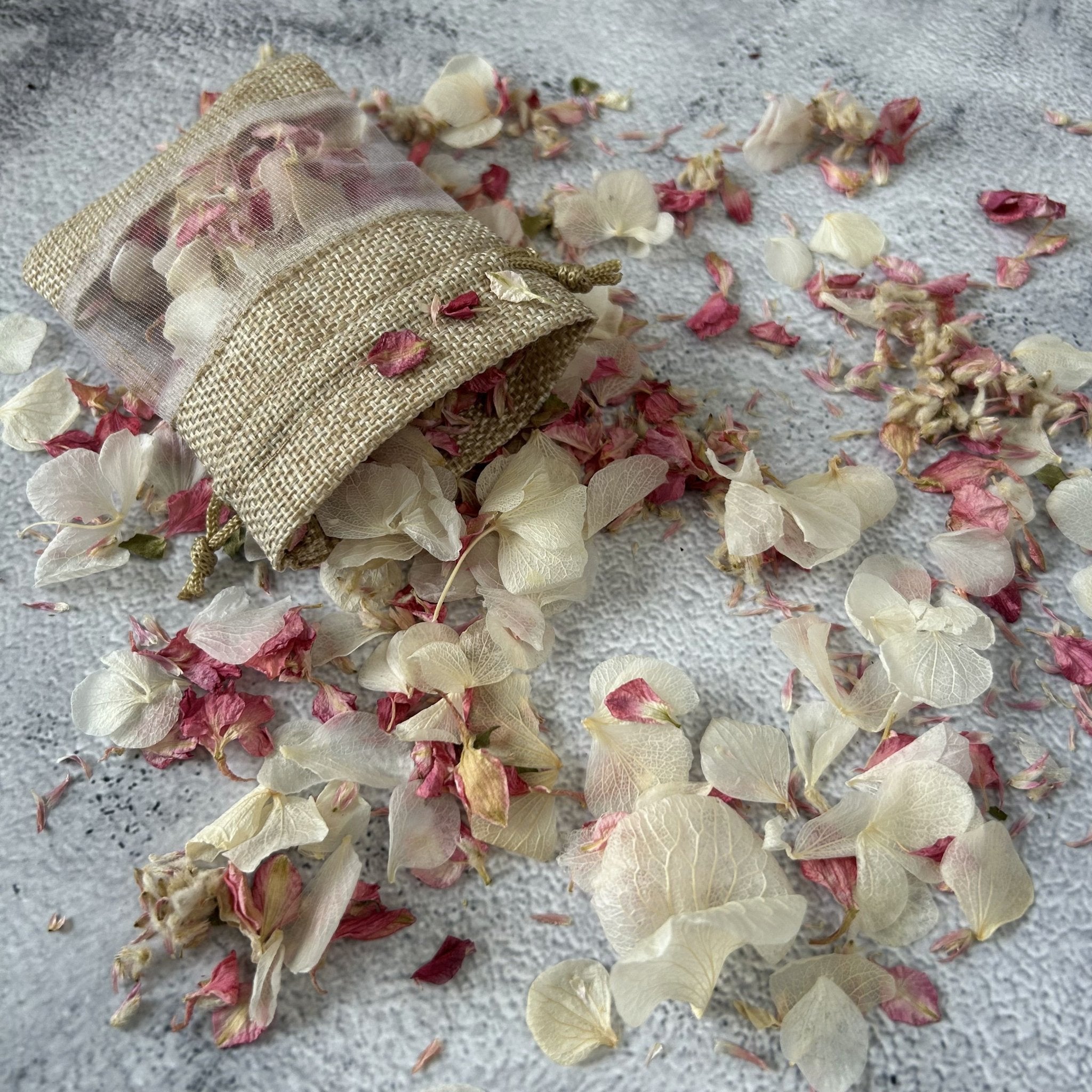 Vintage Powder Puff Confetti | Wedding Confetti | Confetti Bee