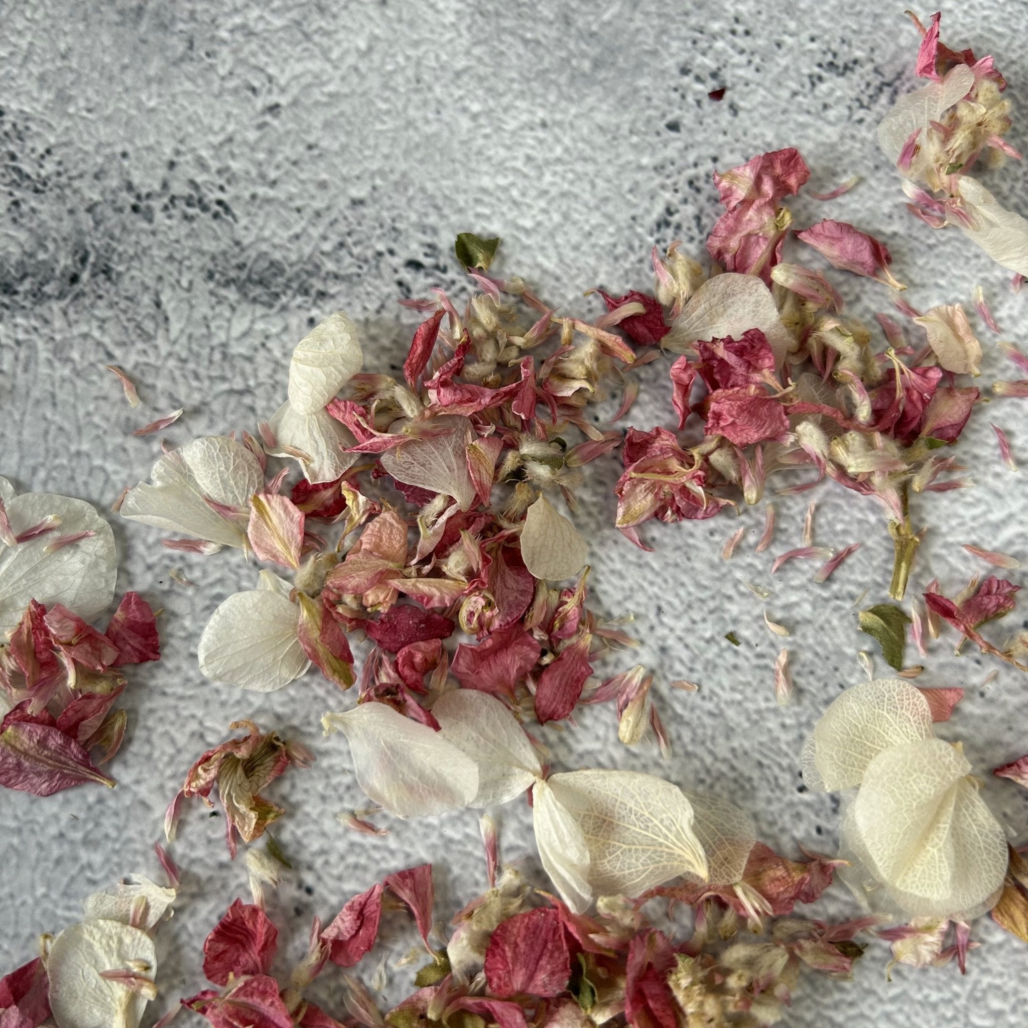 Vintage Powder Puff Confetti | Wedding Confetti | Confetti Bee